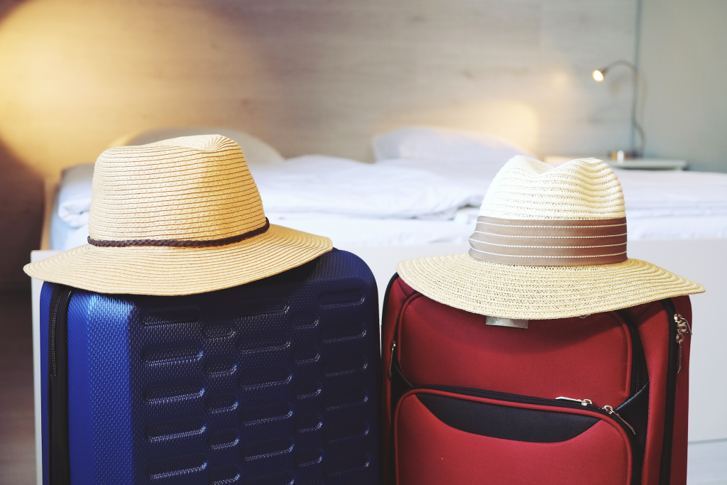 Hardside vs. Softside Luggage: How to Choose Best for You - TravelOn!