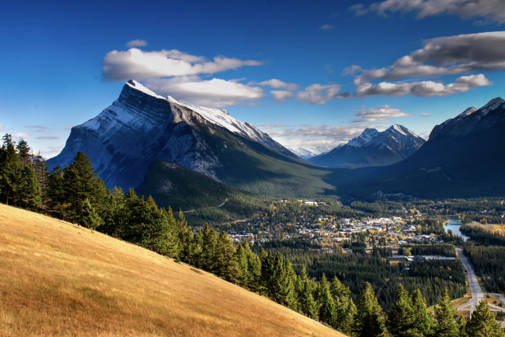 The 10 Best Small Mountain Towns for Outdoor Adventure - TravelOn!